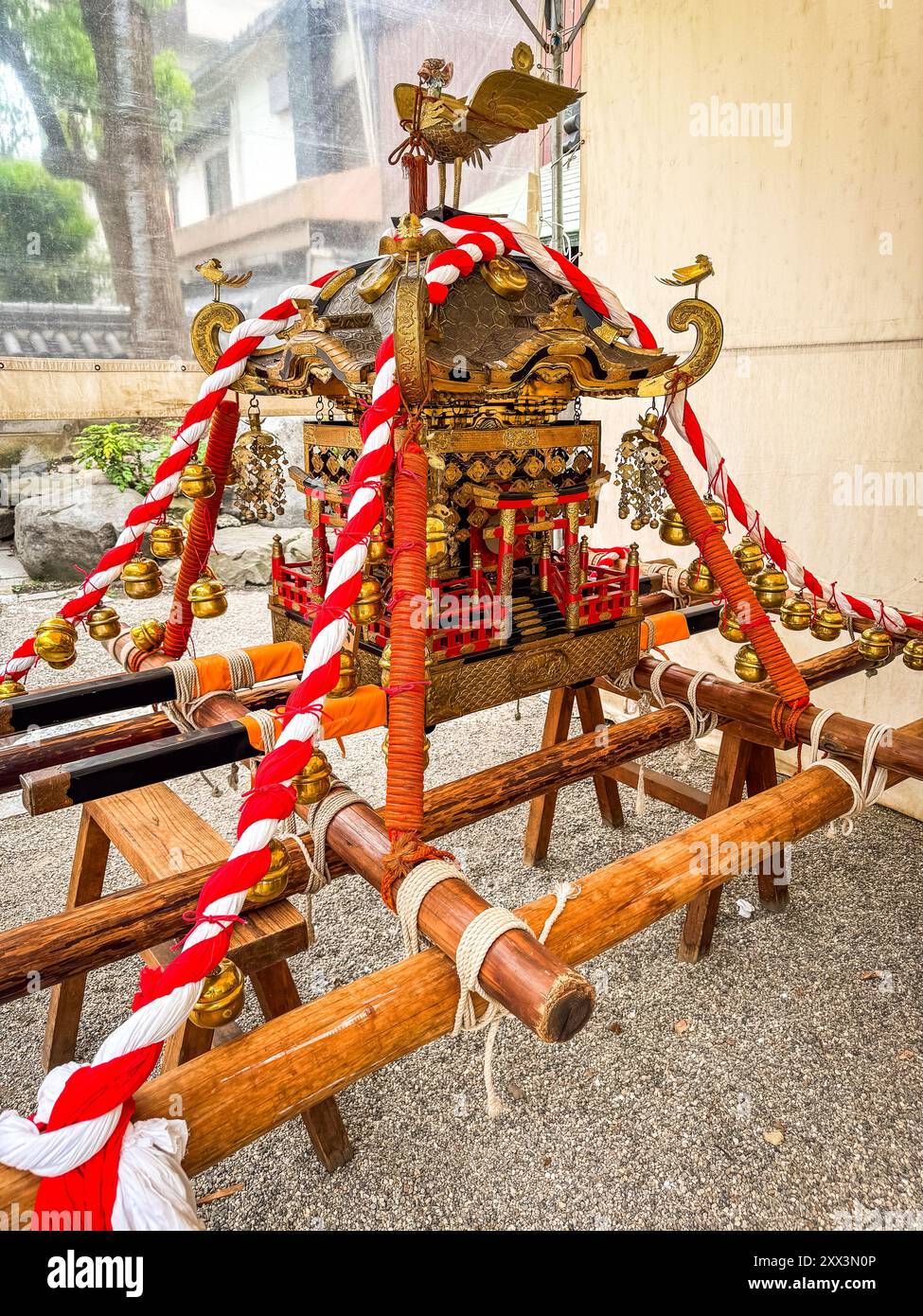 Namba yasaka jinja hi-res stock photography and images - Alamy
