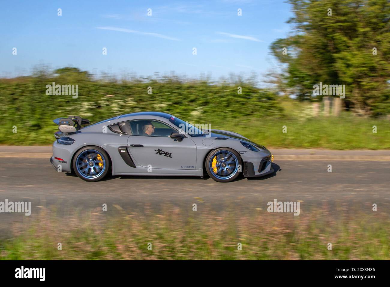 2022 Artic Grey Porsche 718 GT4 RS Stock Photo - Alamy