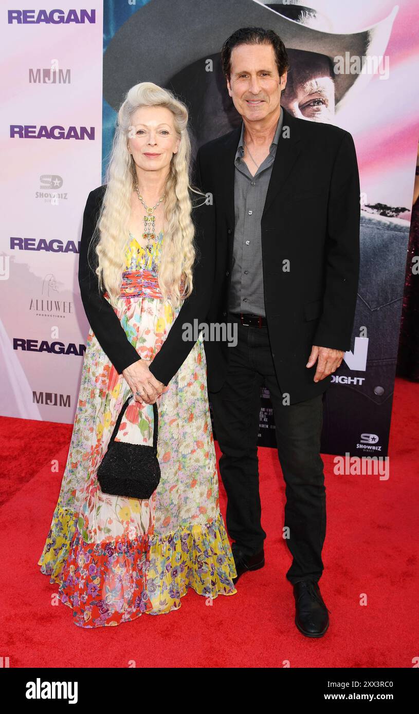 HOLLYWOOD, CALIFORNIA - AUGUST 20: (L-R) Frances Fisher and David Sobel ...