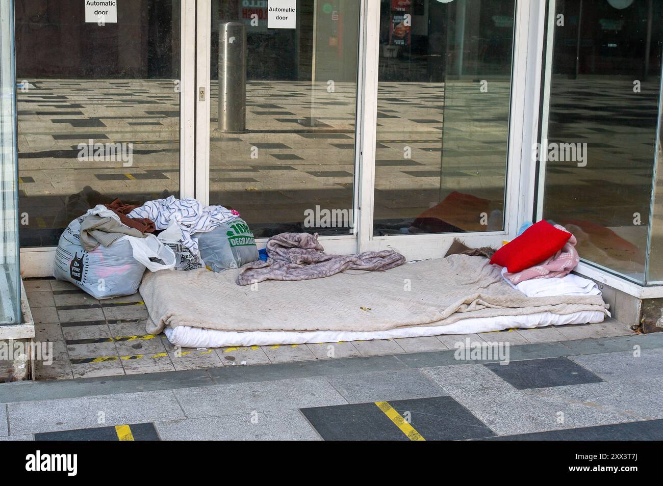 Slough, Berkshire, UK. 14th August, 2024. Bedding belonging to a rough ...