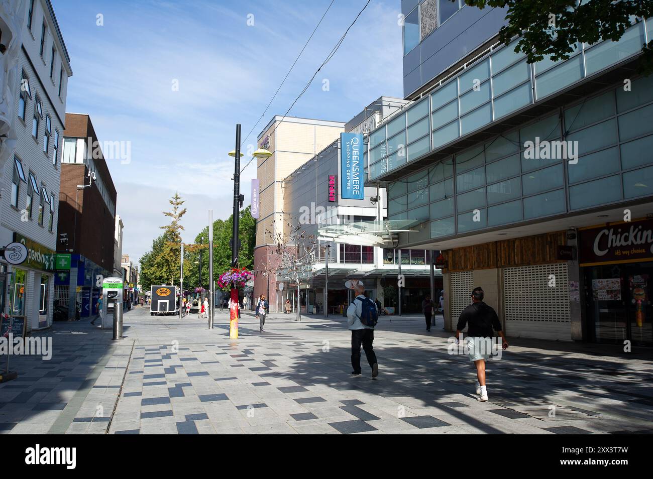 Slough, Berkshire, UK. 14th August, 2024. A quiet morning in Slough ...