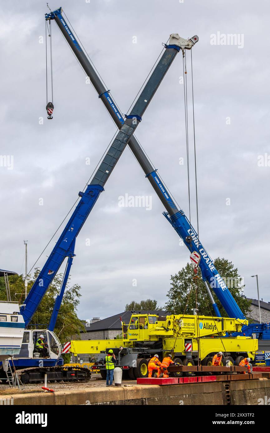 Ltm1055 crane hi-res stock photography and images - Alamy