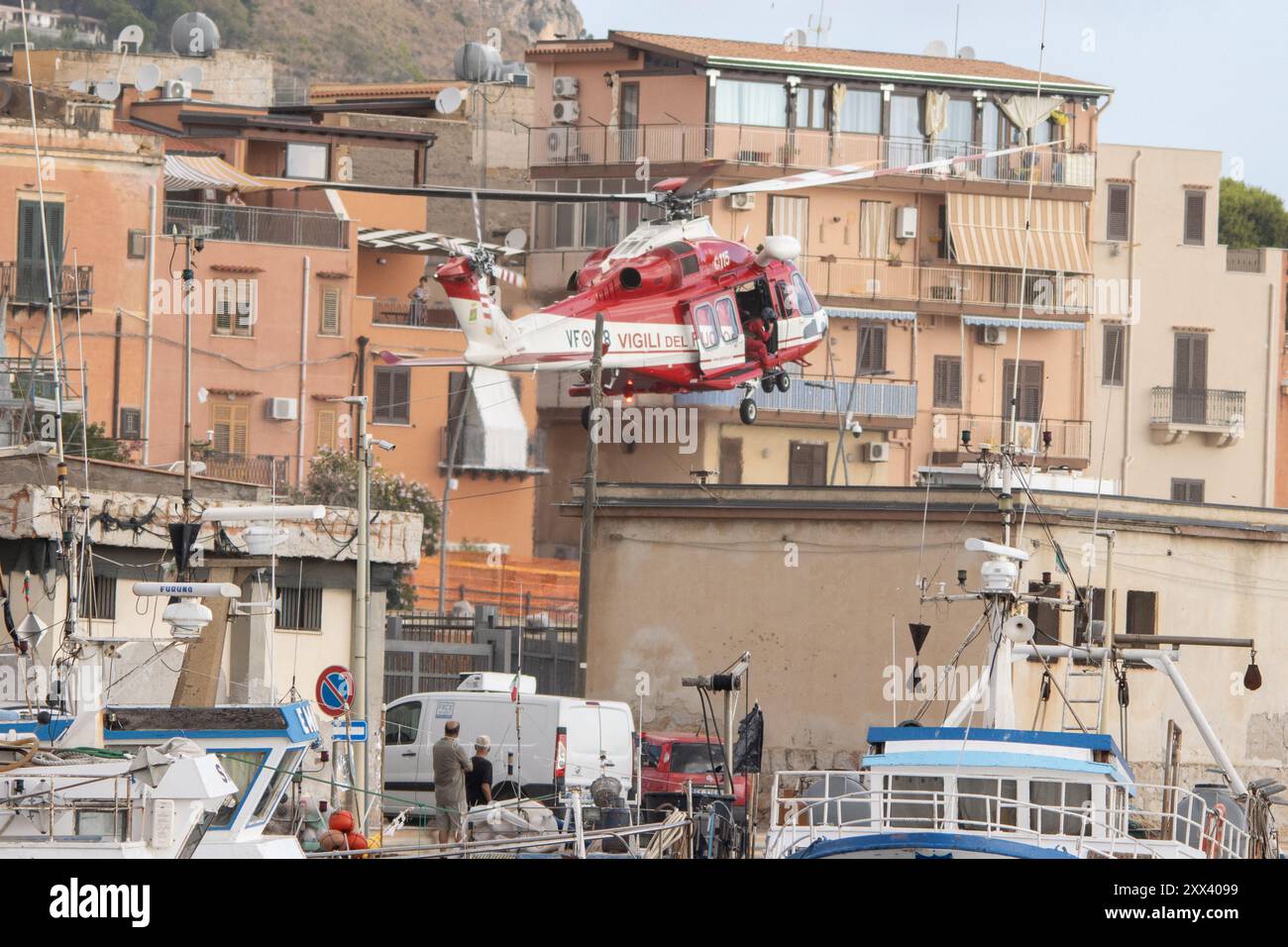 Bayesian yacht hi-res stock photography and images - Alamy