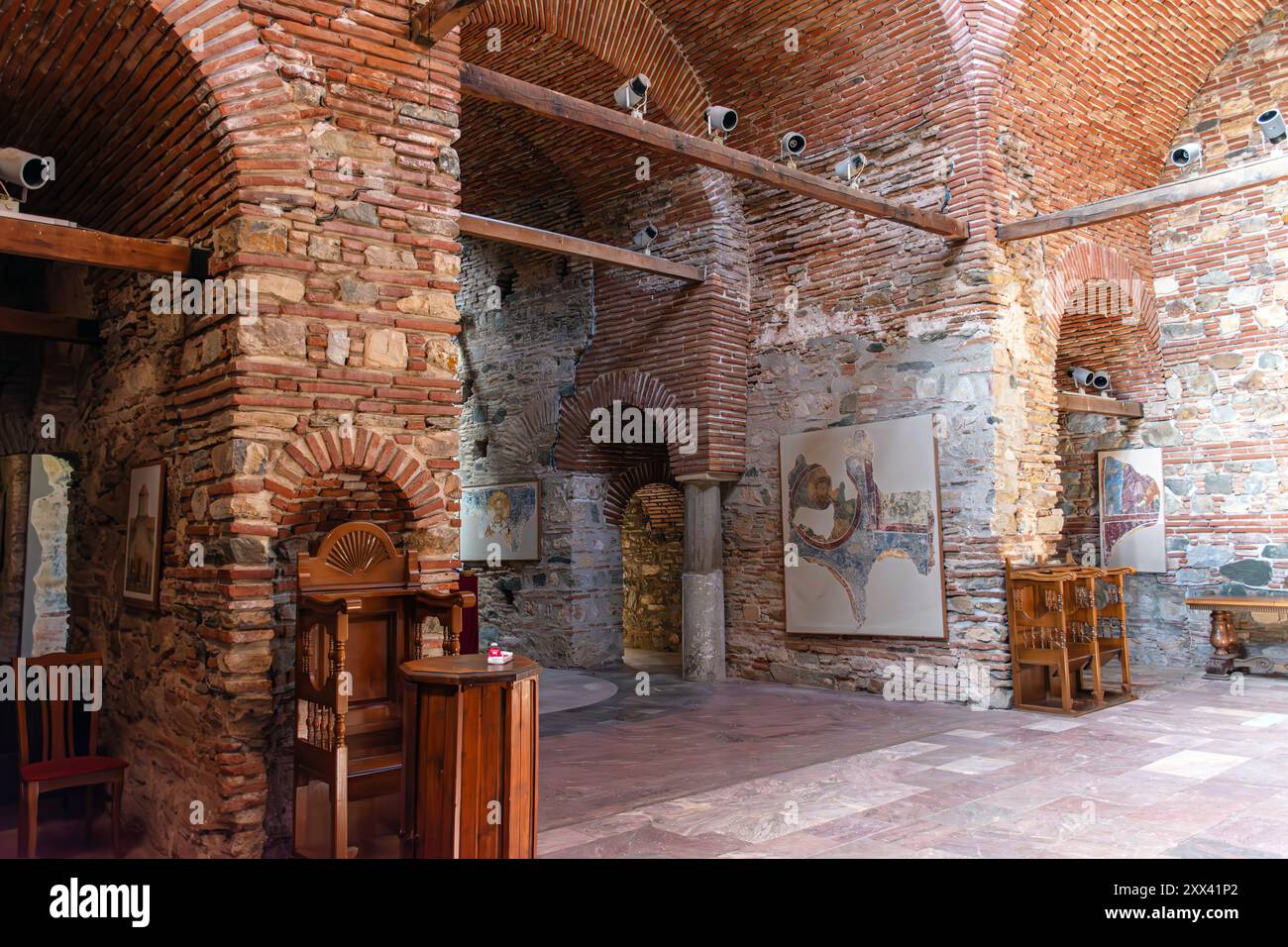 Byzantine architecture interior hi-res stock photography and images - Alamy