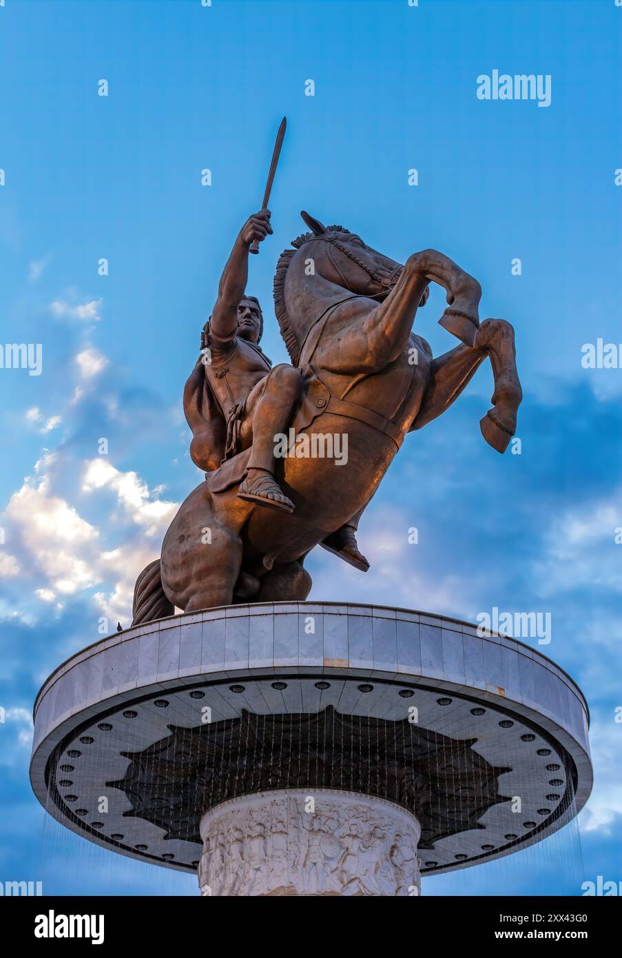 Statue alexander the great hi-res stock photography and images - Alamy