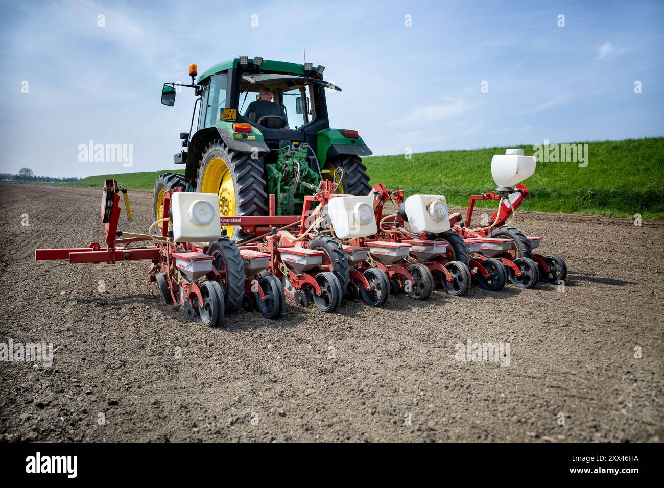 Sugar beet harvest harvesting machine hi-res stock photography and ...