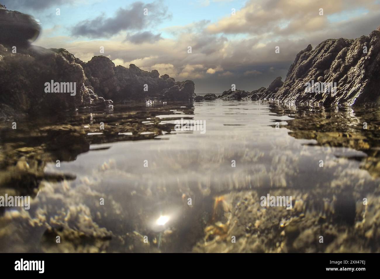 Cornish coast dramatic sky hi-res stock photography and images - Alamy