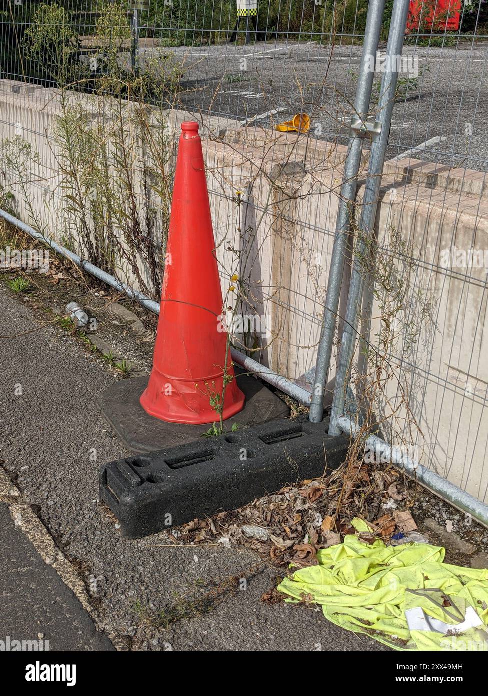 Traffic Cone Roadworks Red and White Barriers Stock Photo - Alamy