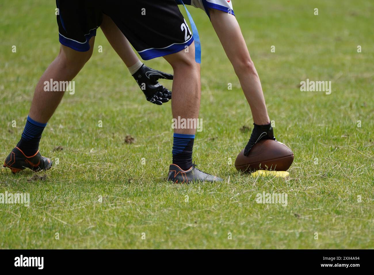 Pulling the flag hi-res stock photography and images - Alamy