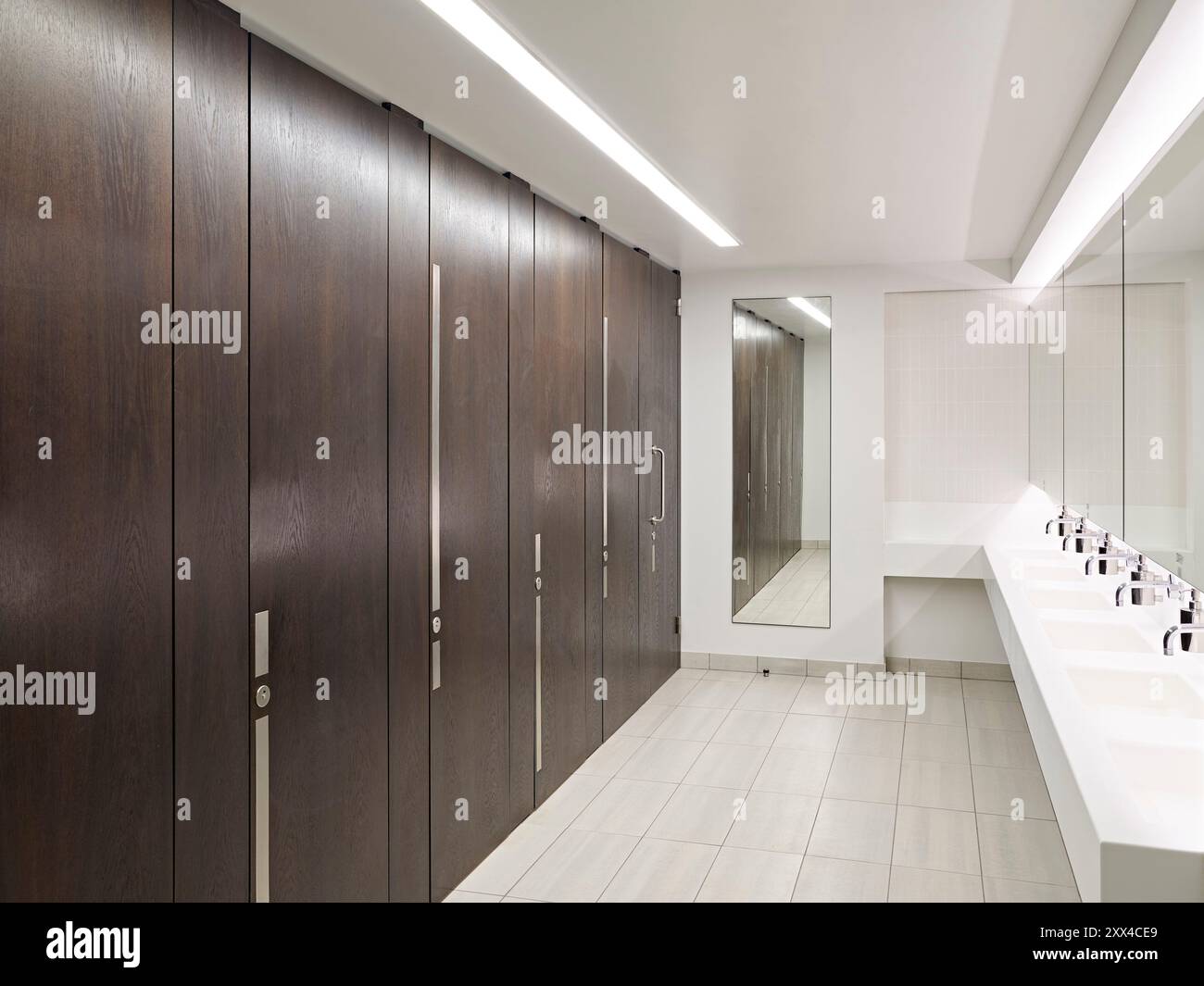 Washroom interior. Building 1180, Reading, United Kingdom. Architect ...