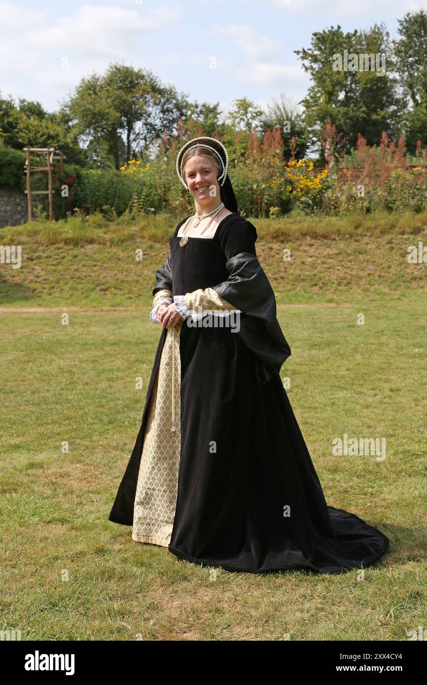 Historical interpreter (Samantha Stott) as Anne Boleyn, Ightham Mote ...