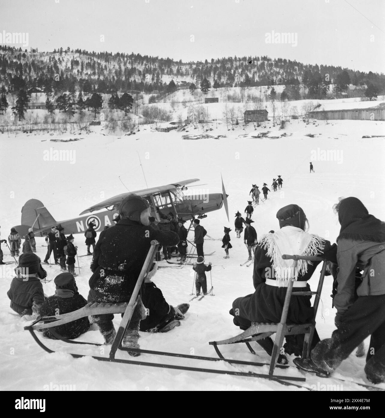 Actual 09-1949: The wolf war with planes and tracked vehicles Currently ...