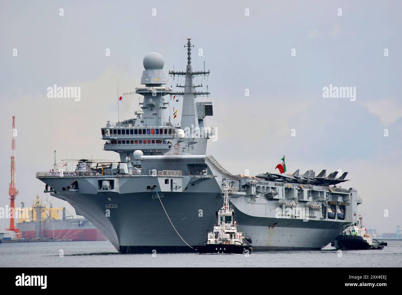 Der italienische Flugzeugträger ITS Cavour CVH 550 bei der Ankunft am ...