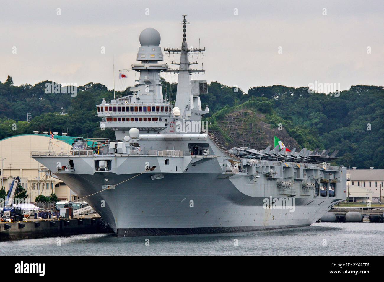 Der italienische Flugzeugträger ITS Cavour CVH 550 bei der Ankunft am ...