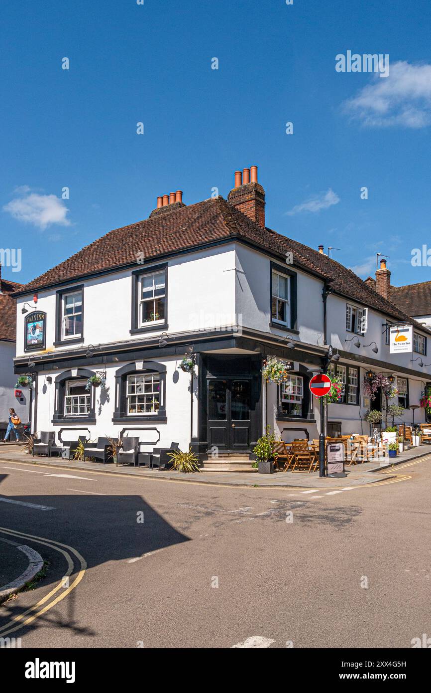 The Swan Inn - 15th Century Coaching Inn - Midhurst, West Sussex, UK ...