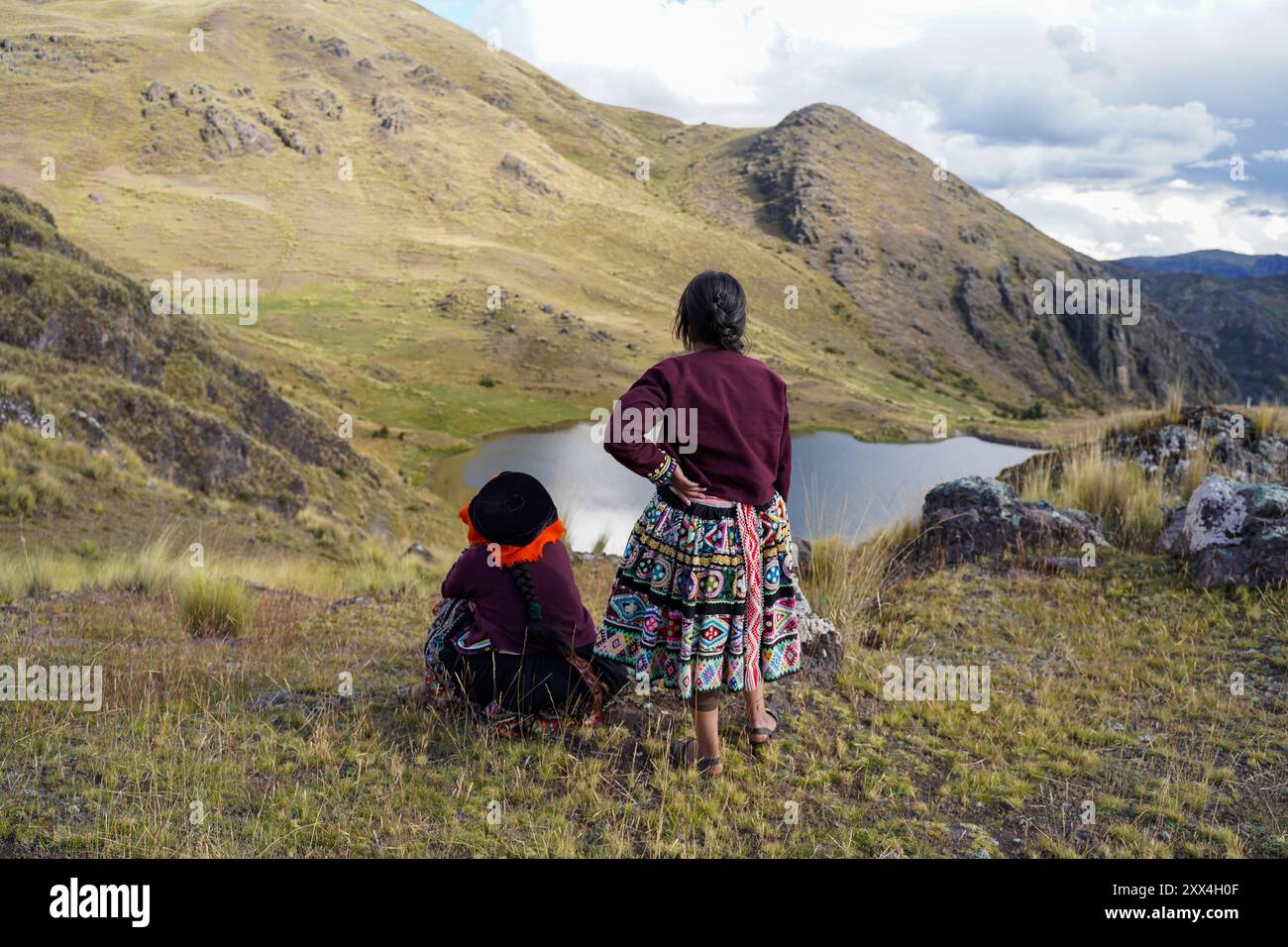 Quechua women hi-res stock photography and images - Alamy