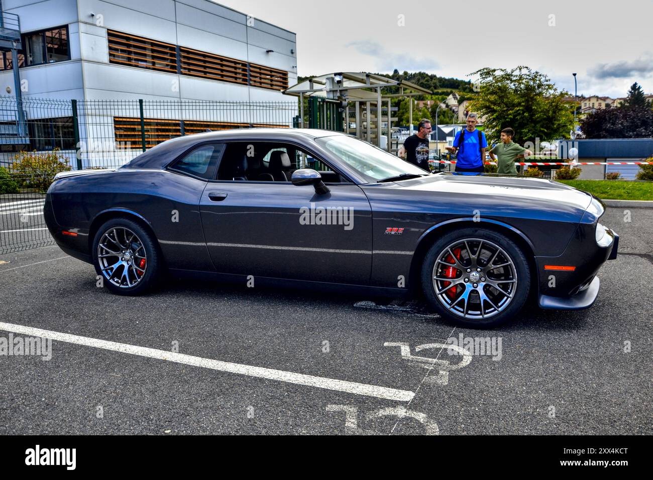 Dodge challenger srt hellcat widebody hi-res stock photography and ...