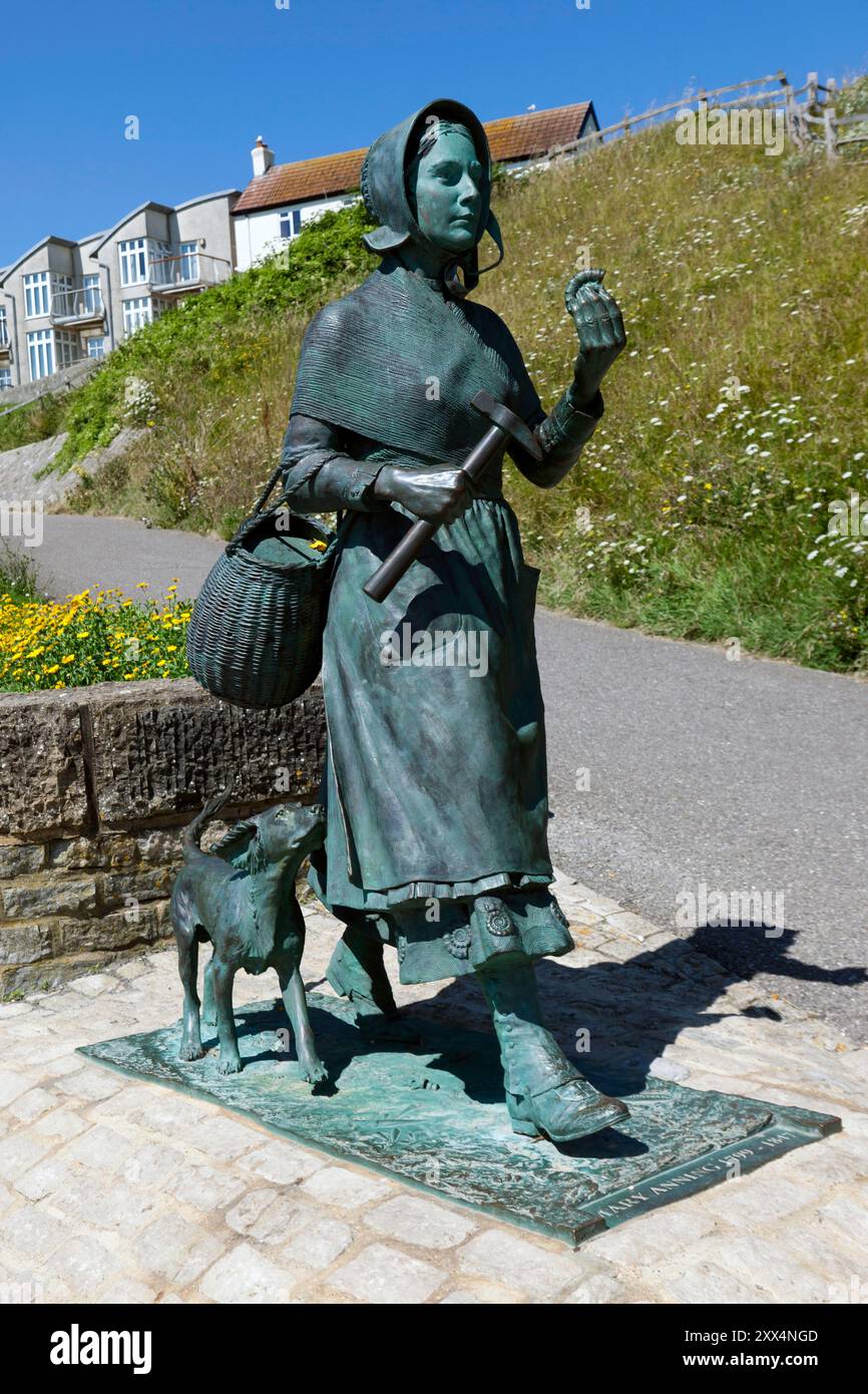 The statue of Mary Anning in Lyme Regis, Dorset Stock Photo - Alamy