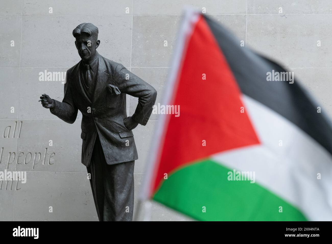 Palestine flag uk protest hi-res stock photography and images - Alamy