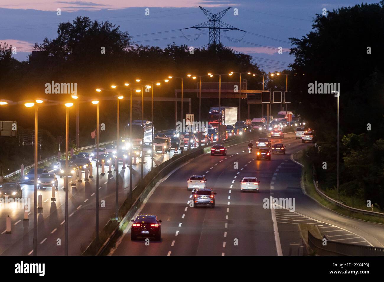 Berlin, Deutschland. 22nd Aug, 2024. Congested traffic on a lane of the ...