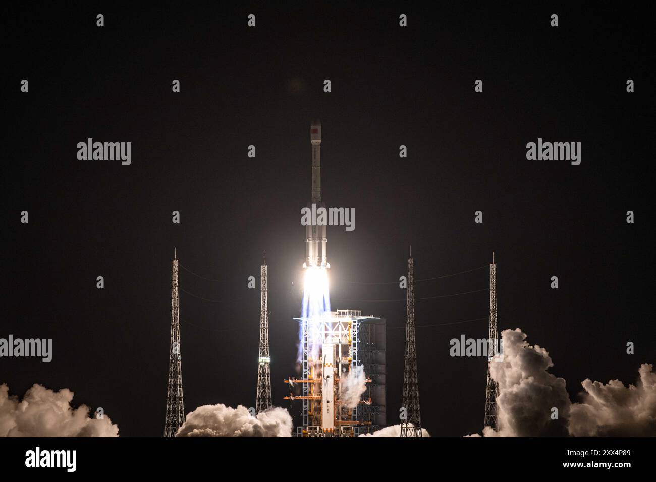 Long march 8 modified carrier rocket hi-res stock photography and ...