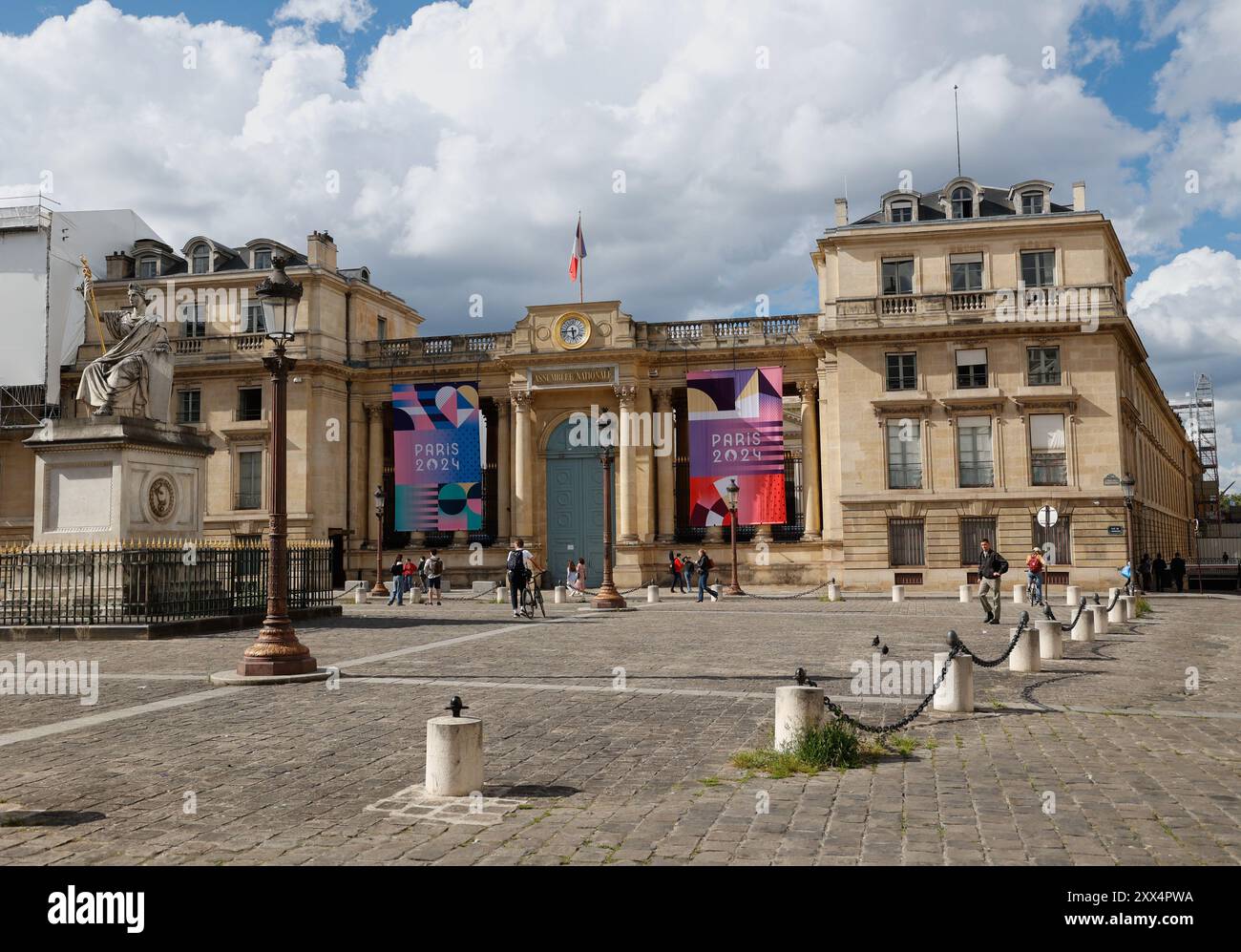 Paris 2024 architecture hi-res stock photography and images - Alamy