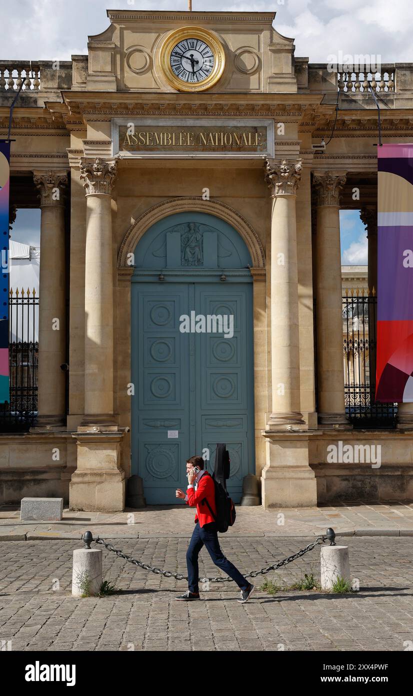 Man walking rear view historical hi-res stock photography and images ...