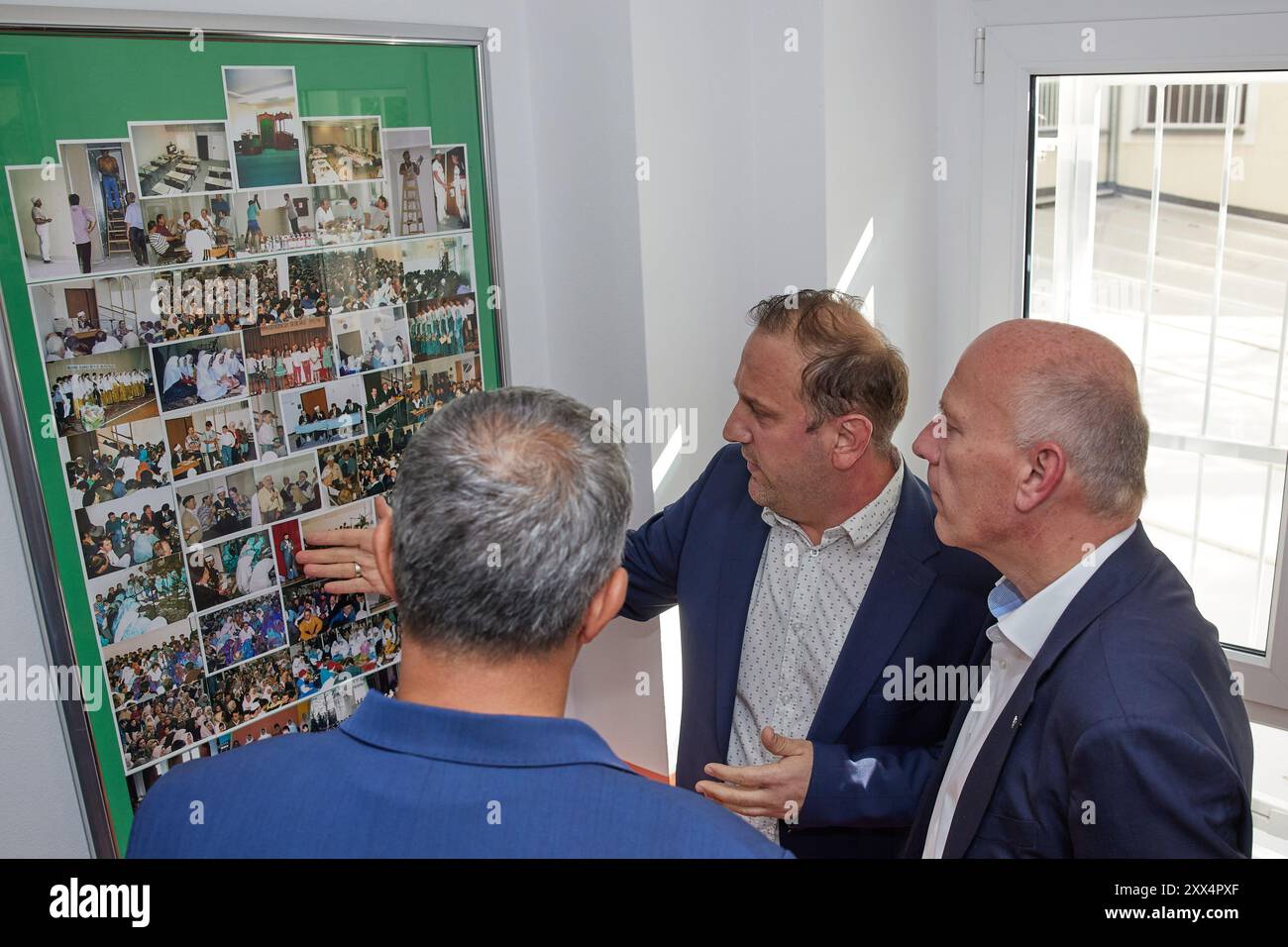22 August 2024, Berlin: Kai Wegner (r, CDU), Governing Mayor, and Raed ...