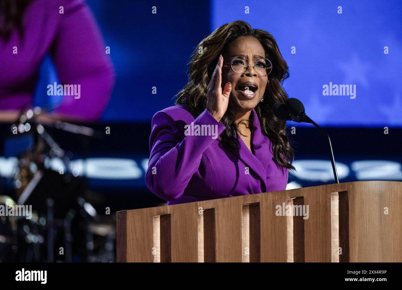 Chicago, Illinois, USA. 21st Aug, 2024. Oprah Winfrey speaks on the ...