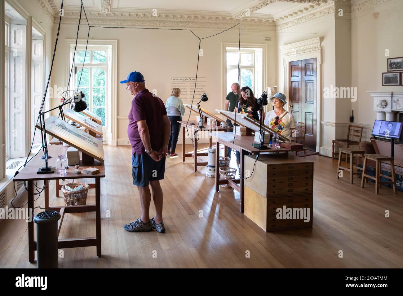 War room map hi-res stock photography and images - Alamy