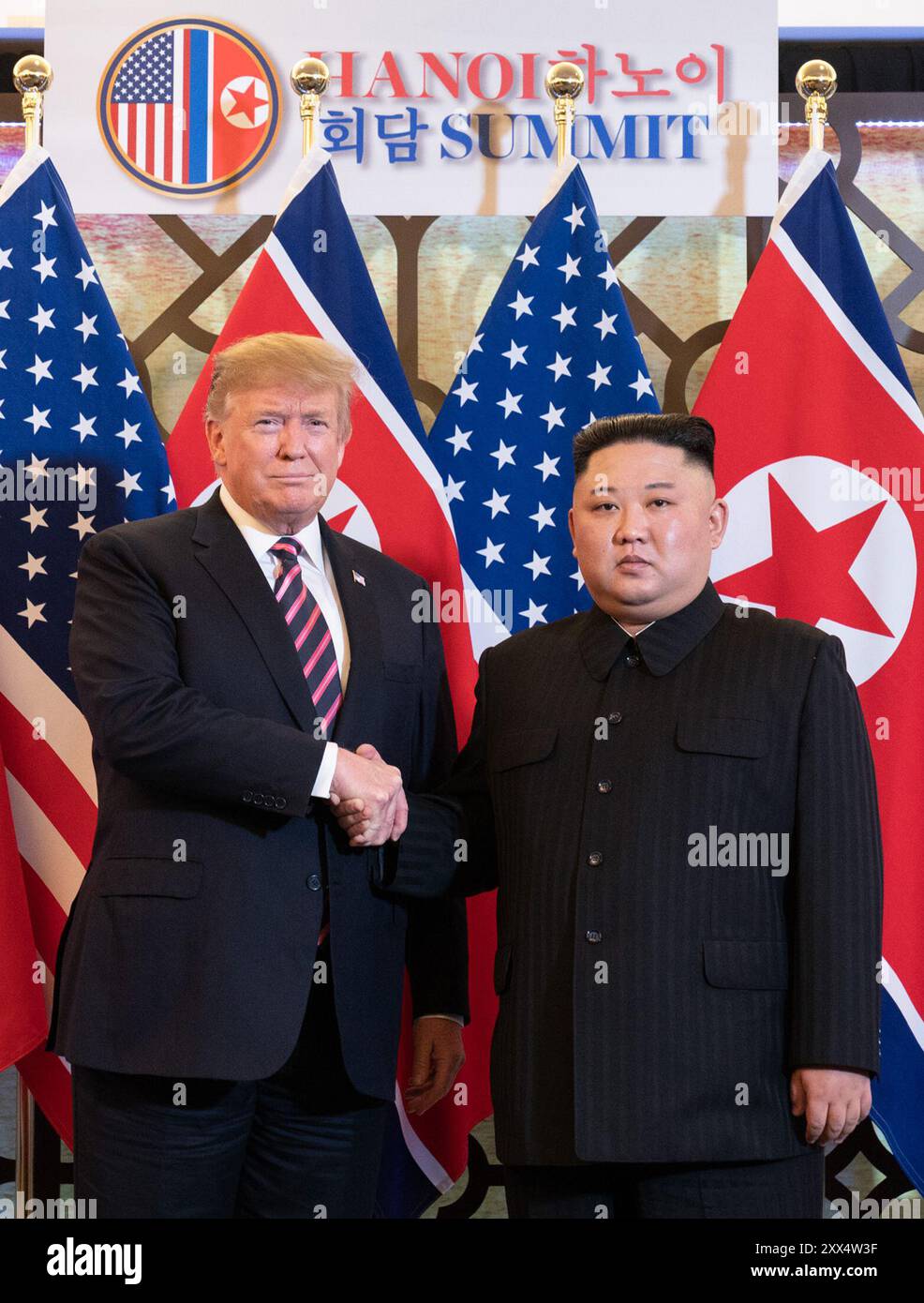 Donald Trump and Kim Jong-un meeting in 2018, Summit Hanoi Stock Photo ...