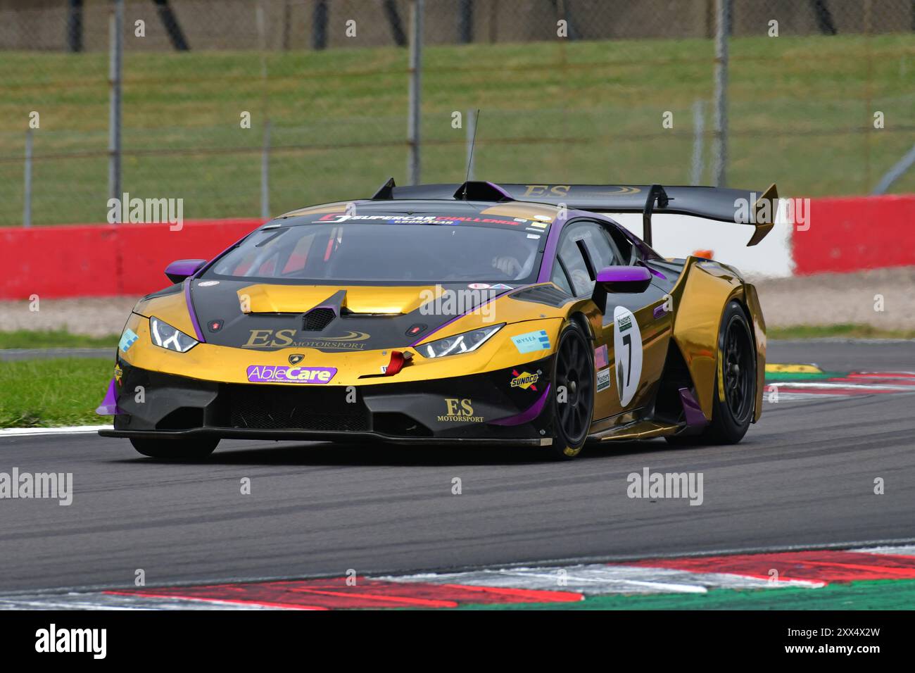 Lamborghini huracan super trofeo gt3 evo hi-res stock photography and ...