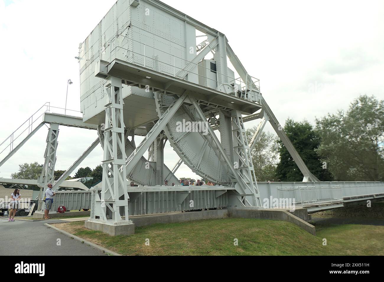 Pegasus Bridge military truck trucks gun guns war battle enemy Germans ...