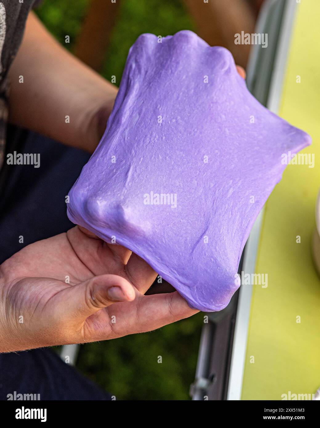 making slime at a children's party, Slime - the fun, stretchy and ...