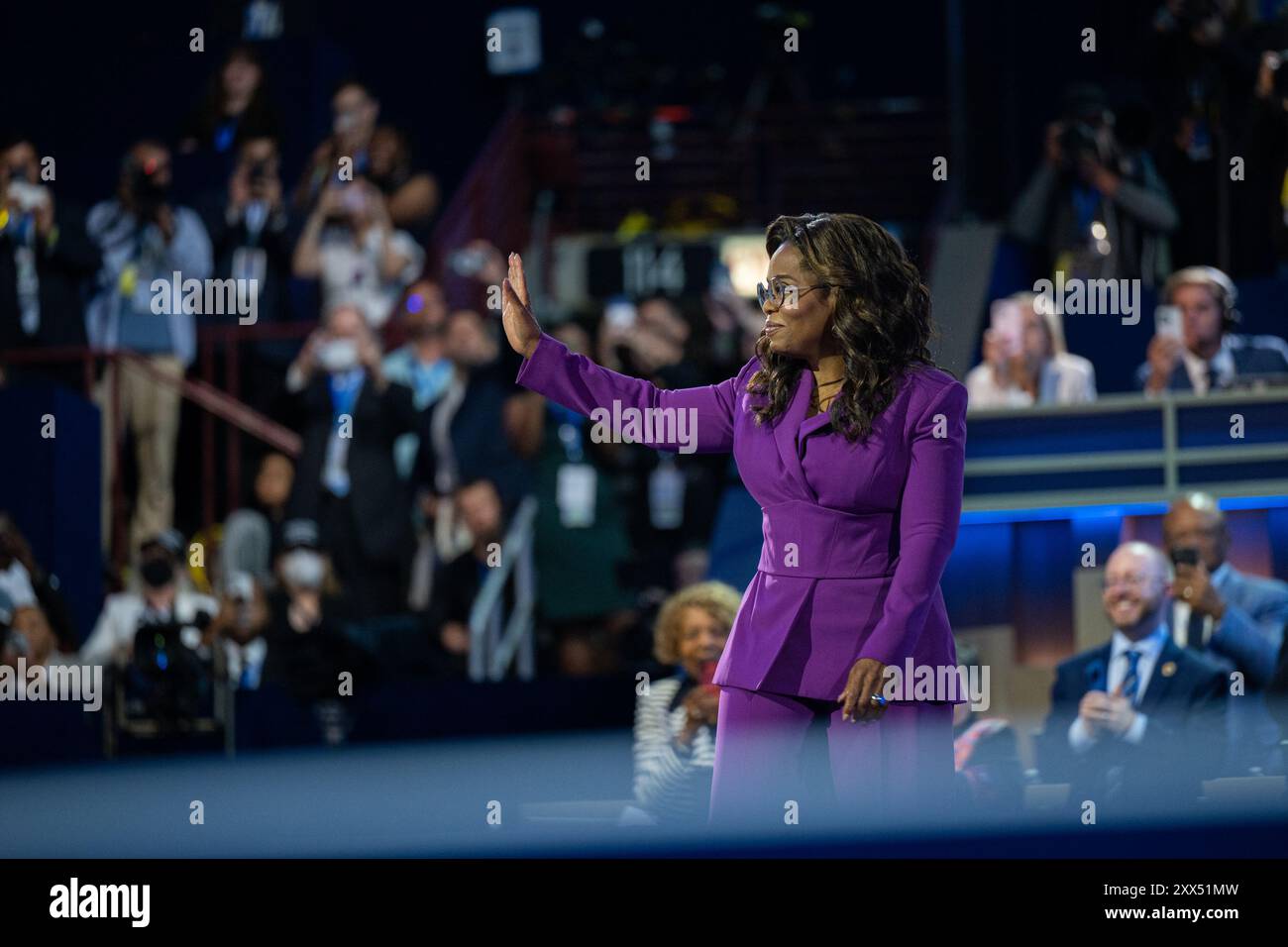 Oprah winfrey 2024 hi-res stock photography and images - Alamy