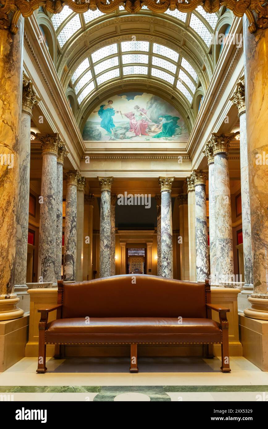 Minnesota state capitol interior hi-res stock photography and images ...
