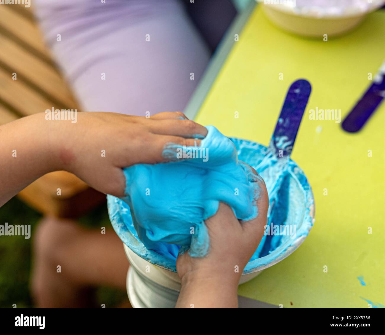 making slime at a children's party, Slime - the fun, stretchy and ...