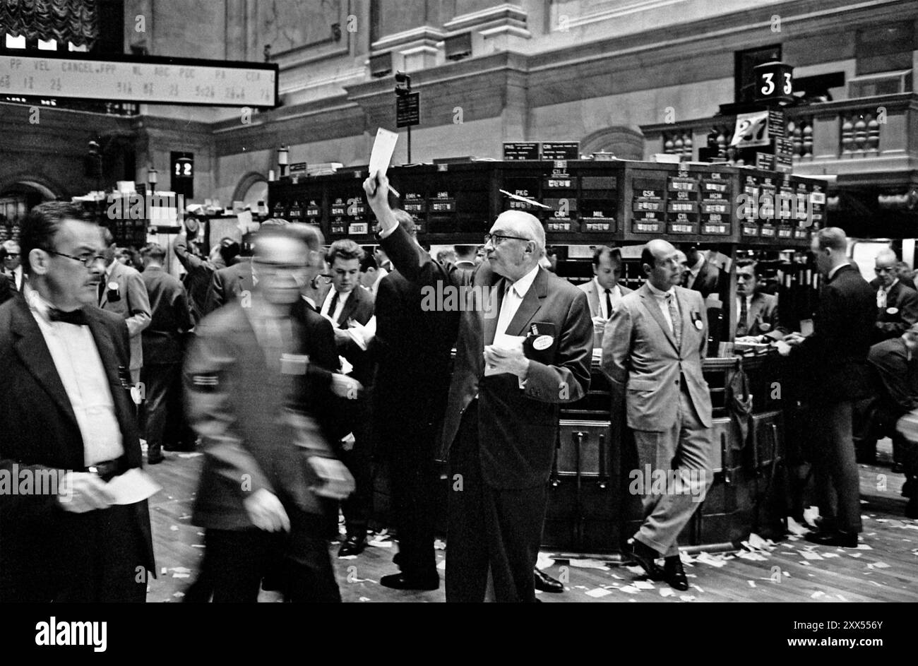 NEW YORK STOCK EXCHANGE traders' floor in 1963 Stock Photo - Alamy