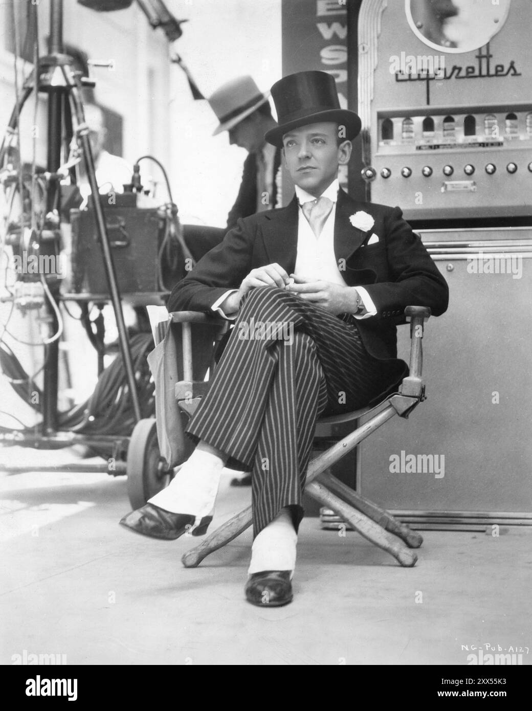 Fred astaire portrait hi-res stock photography and images - Alamy