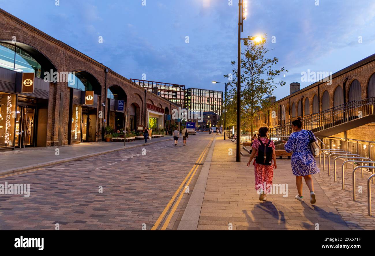 Kings cross central development hi-res stock photography and images - Alamy