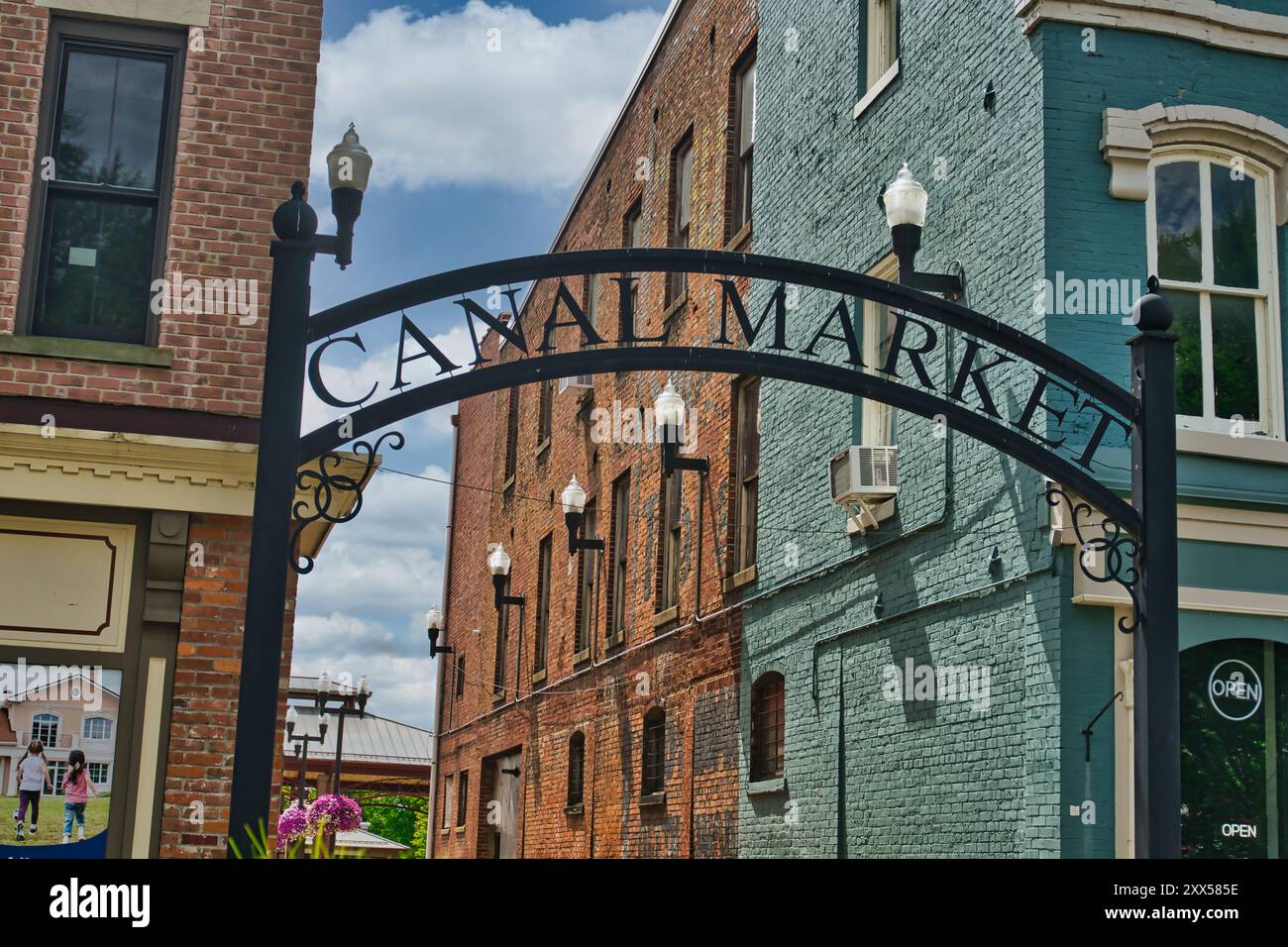 Canal Market alley in downtown Newark Ohio USA 2024 Stock Photo - Alamy