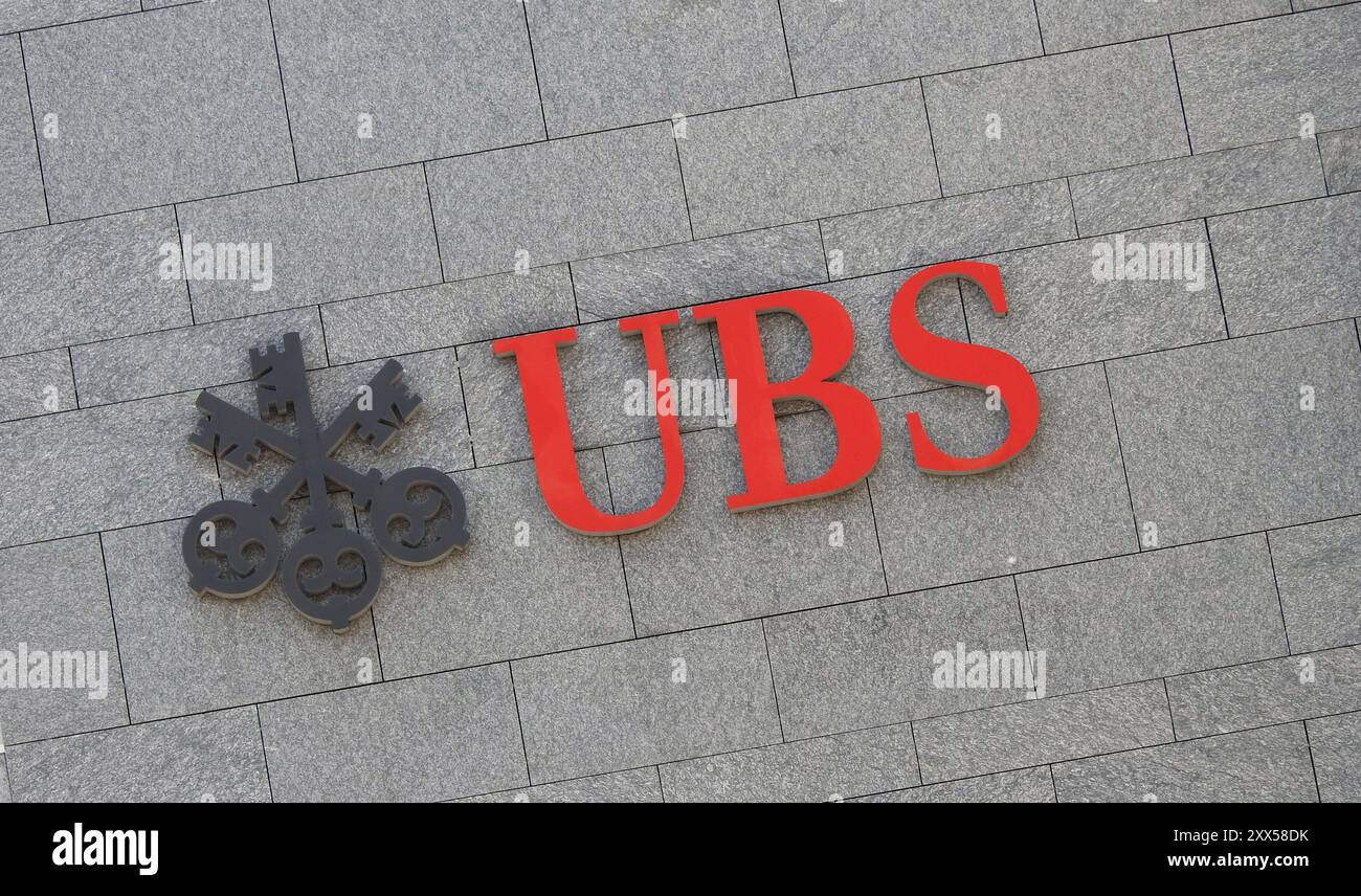 Anton Geisser 18.08.2024 Schweiz. Bild : Bank UBS Logo Schriftzug ...