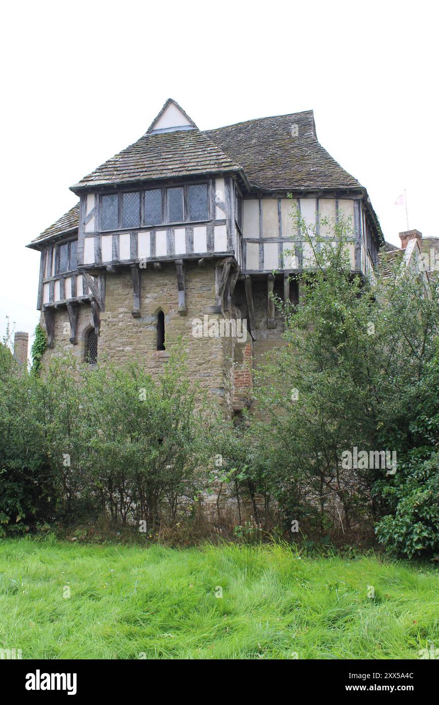 Historic stokesay castle hi-res stock photography and images - Alamy