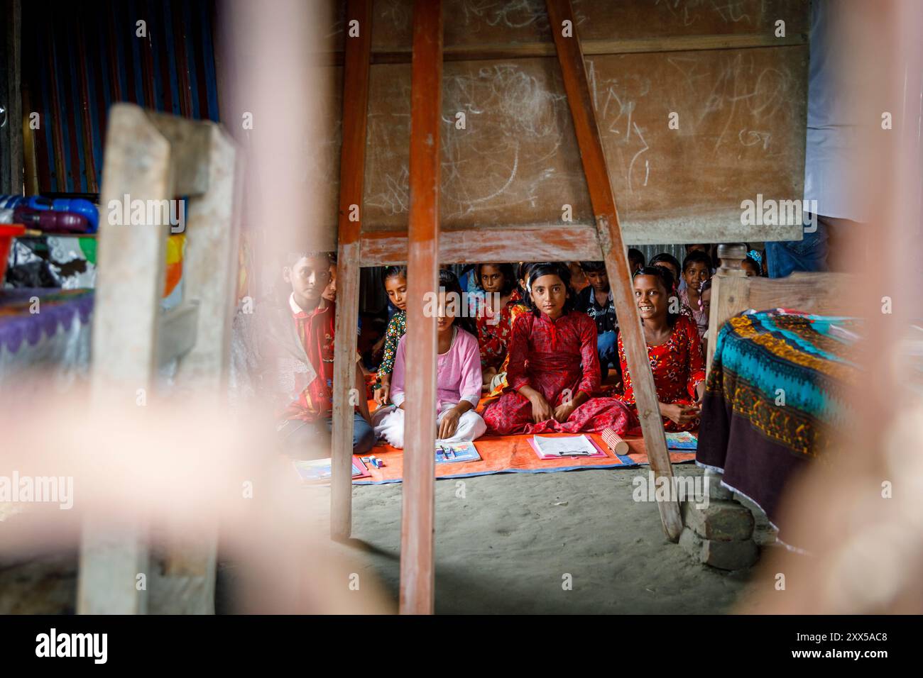 Bangladesh school building hi-res stock photography and images - Alamy