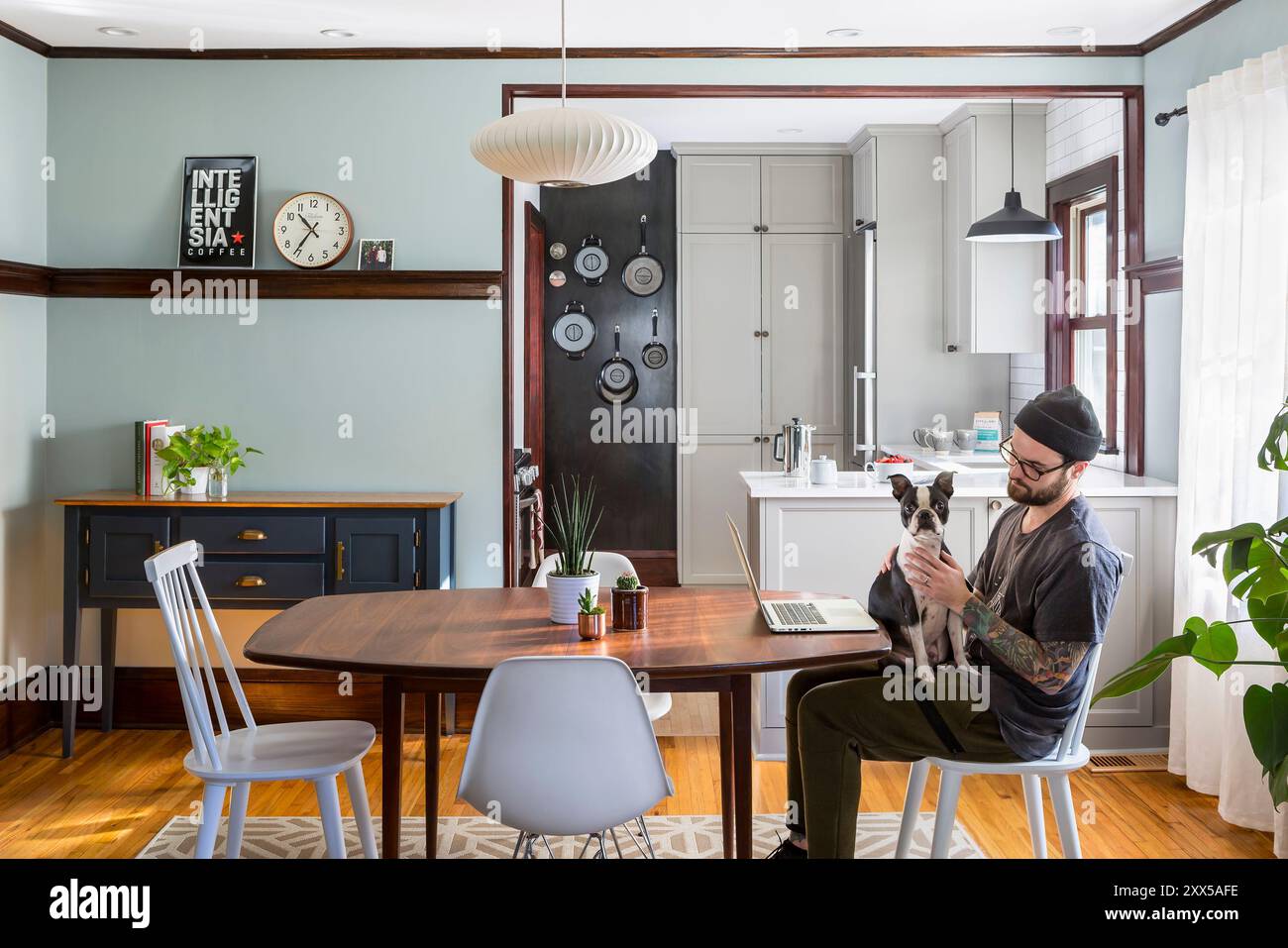 Craftsman bungalow kitchen hi-res stock photography and images - Alamy