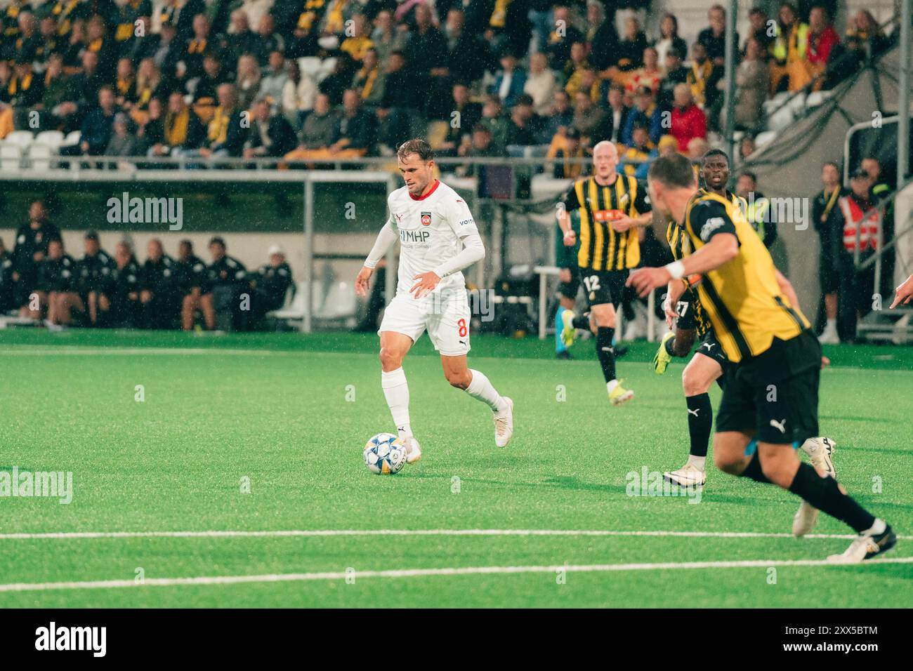 Leonardo Scienza (1. FC Heidenheim, #08) SWE, BK Haecken vs. 1. FC ...