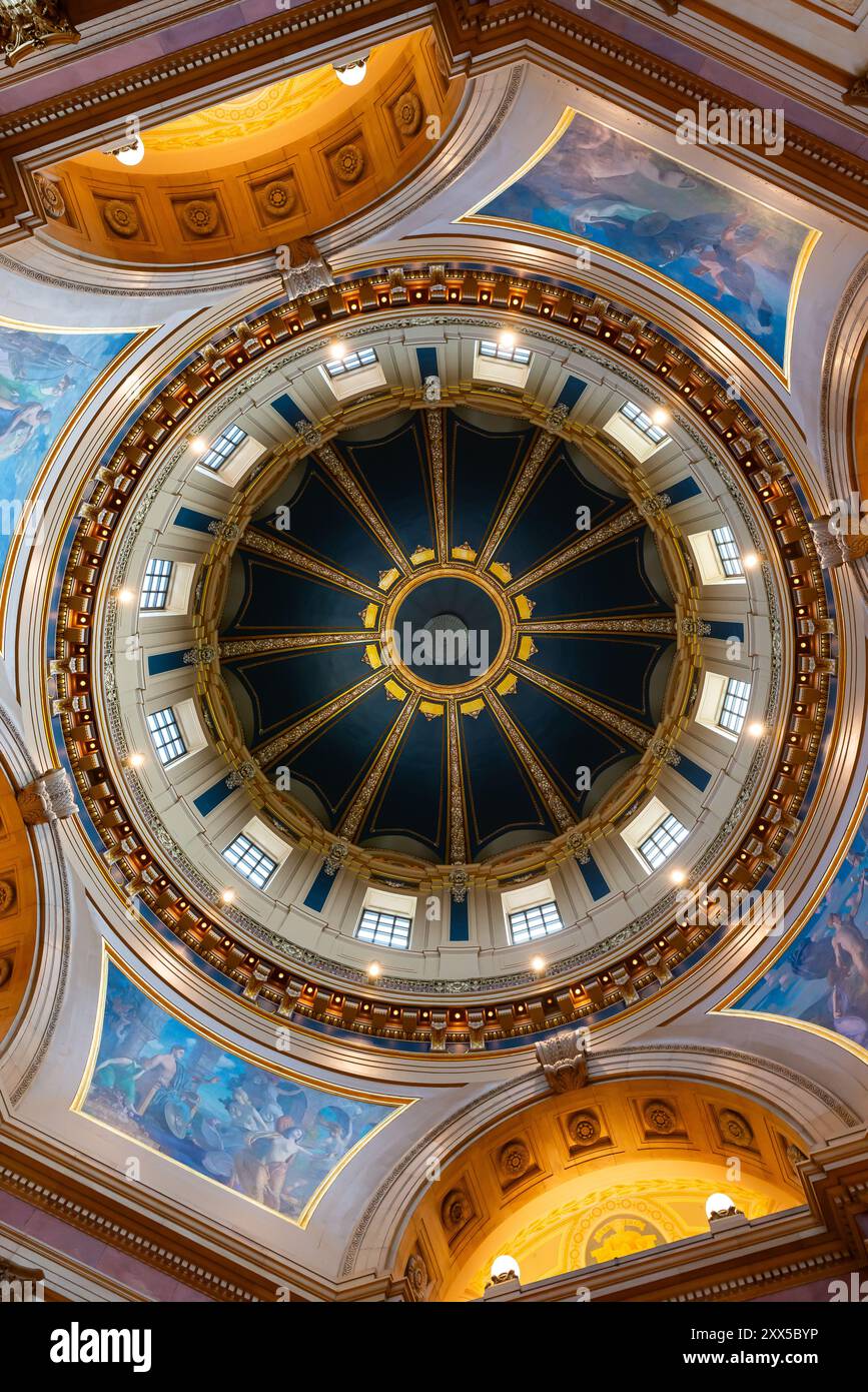 Minnesota state capitol interior hi-res stock photography and images ...
