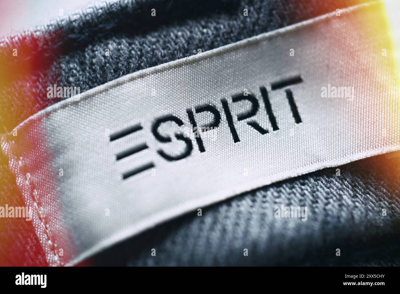 Etikett von der Modemarke Esprit an einer Textilie, Symbolfoto Esprit ...