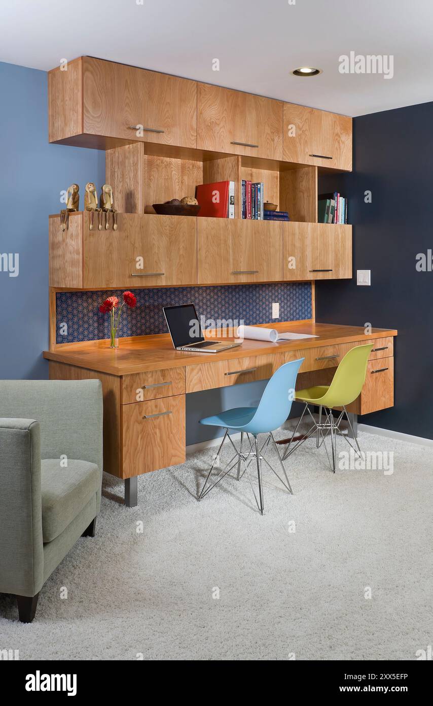 Storage cabinets attached to wall hi-res stock photography and images ...