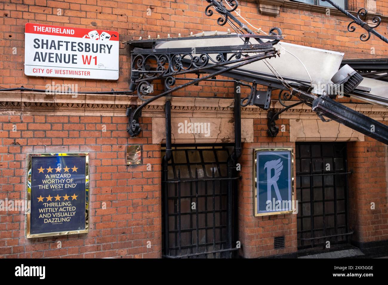Bus crashes into Palace Theatre staging Harry Potter And The Cursed ...